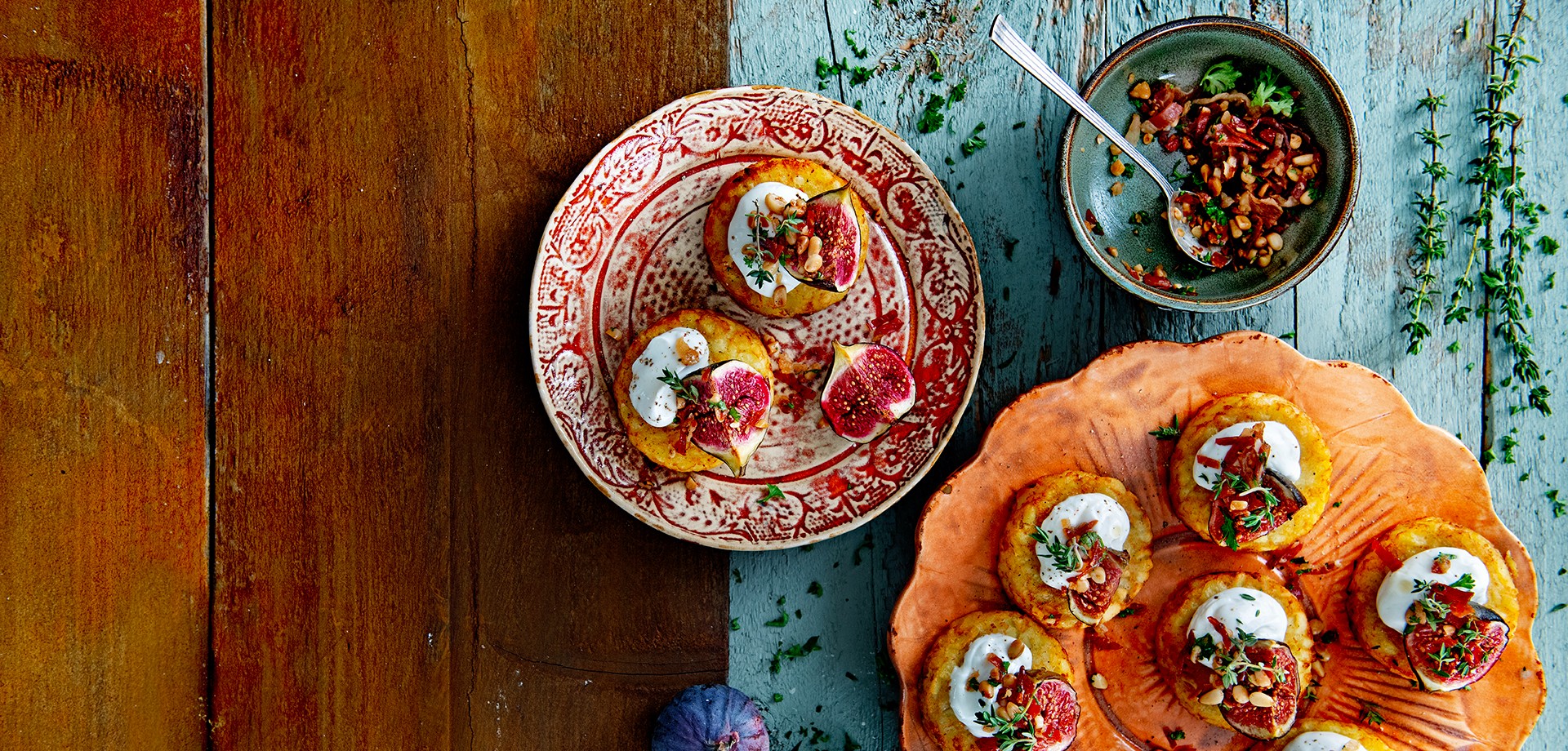 Hash browns con queso ricotta batido, higos y salteado de jamón de Parma